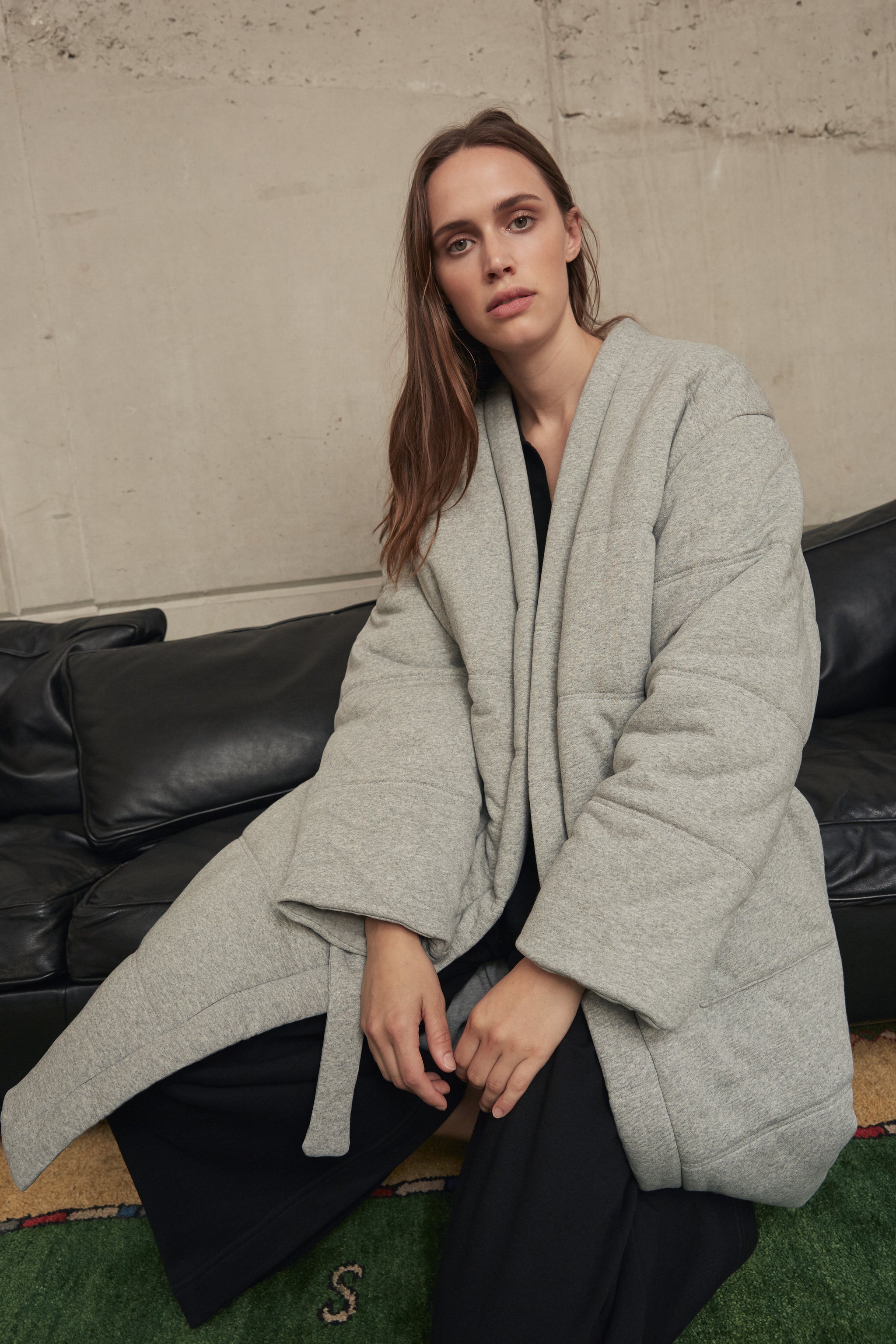 OFFHOURS Homecoat in Sweatshirt